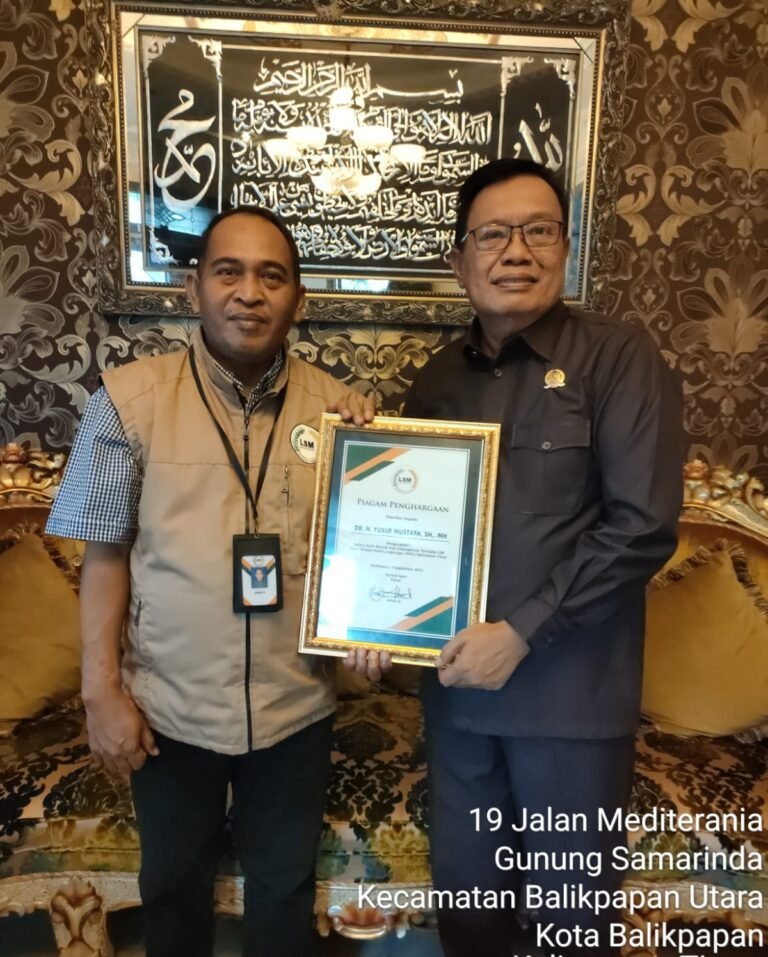 Tokoh Masyarakat Haji Yusuf Mustafa Menerima Penghargaan LSM KSPL ...